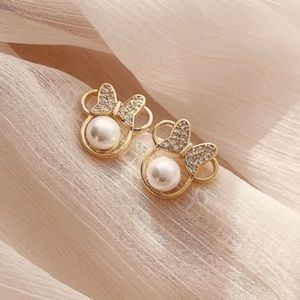 Disney | Jewelry | The Classic Minnie Mouse Pearl | Poshmark